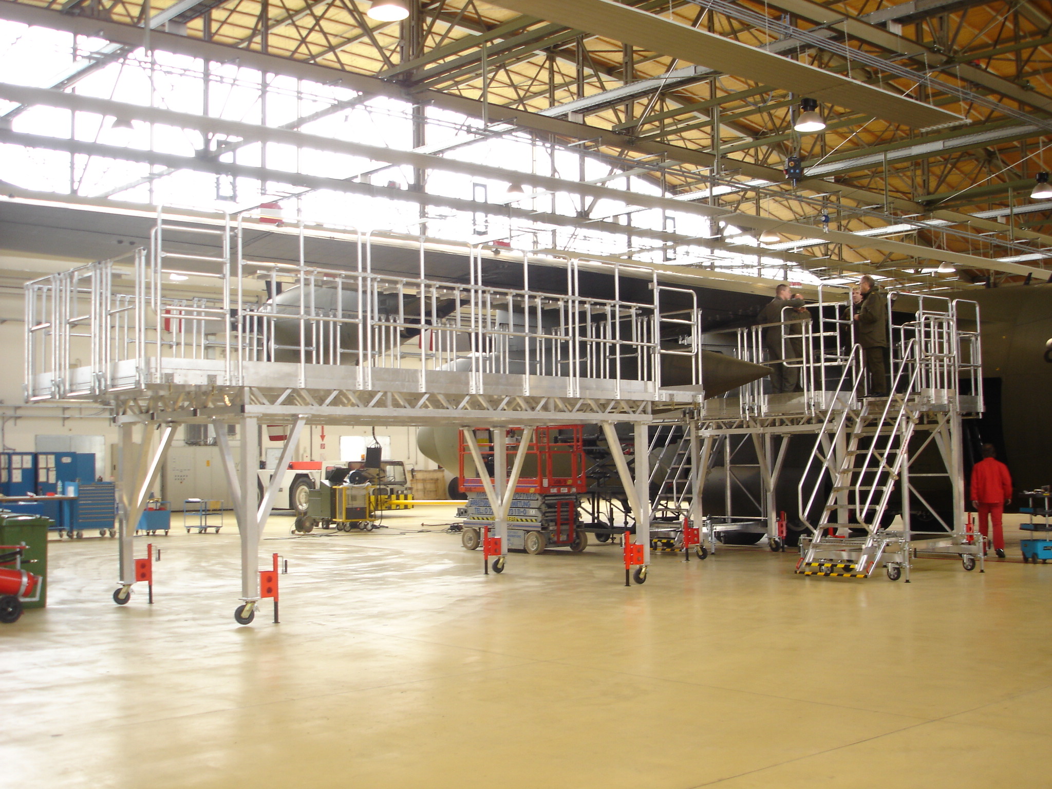 C130 maintenance stand - Hercules Maintenance Access Platform