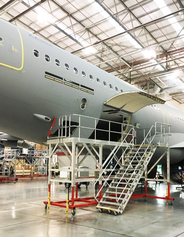 Variable Height Wide Body Cargo Bay & Bulk Bay Access Platform L/H - Semmco