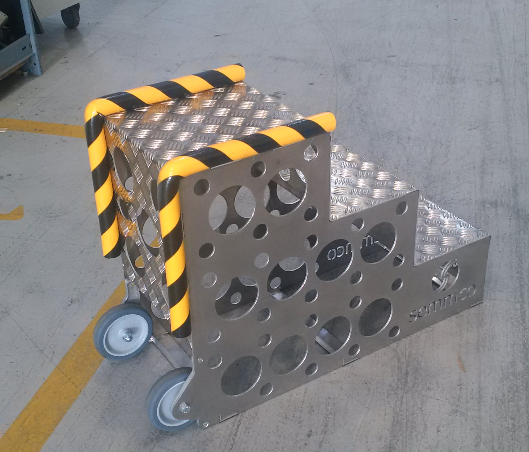 Hop-Up Steps Cabin Interior - Semmco