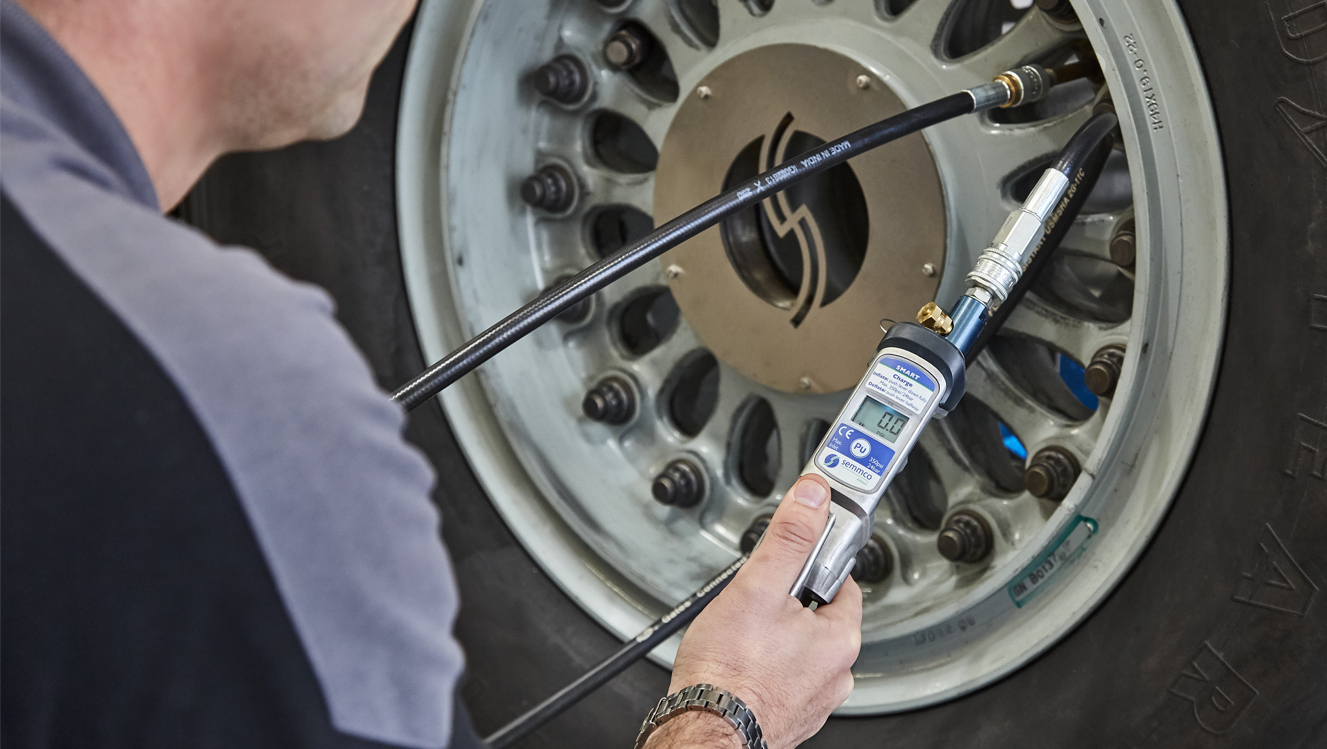SMART Charge Digital Tyre Inflator - Semmco